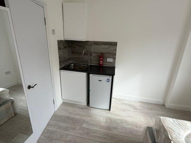 Apartment at Shelbourne Road, Greater London
