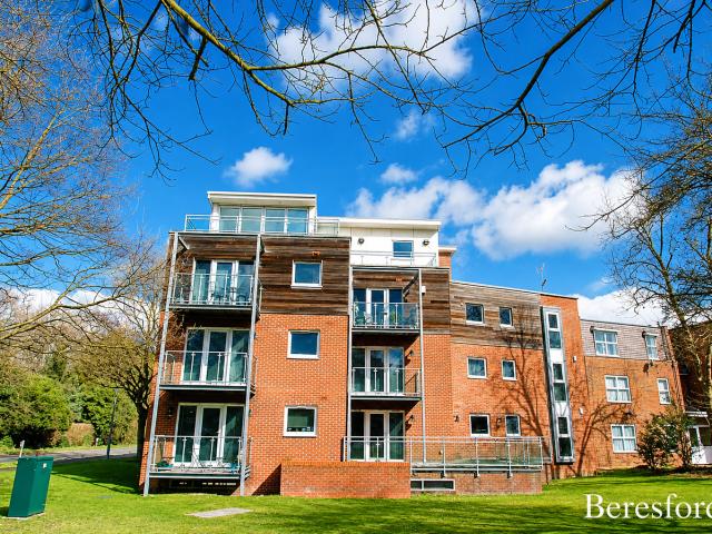 Apartment at Sheldon Court, Brentwood