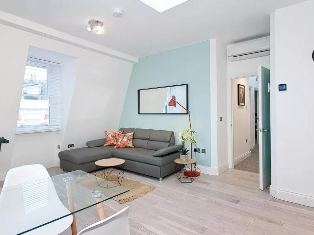 Apartment at Shelton Street, City of Westminster