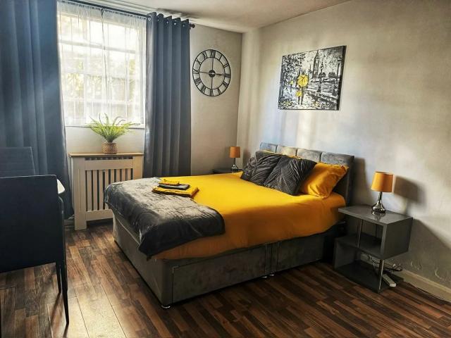 Apartment at Shepherds Bush Green, Greater London