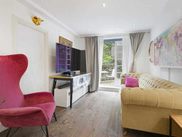 Apartment at Shepherds Bush Road, Greater London