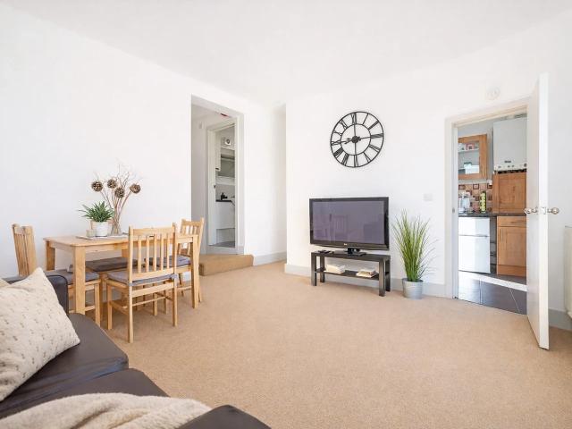 Apartment at Shepherds Bush Road, Greater London