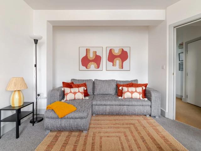 Apartment at Shepherds Bush Road, Greater London
