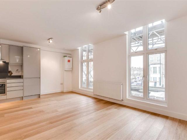 Apartment at Shepherds Bush Road, Greater London