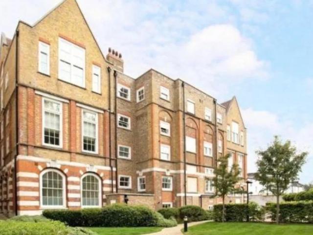 Apartment at Shepperton Road, Greater London