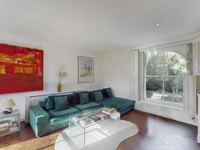 Apartment at Shepperton Road, Greater London
