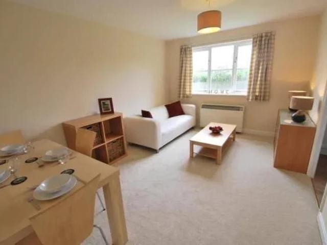 Apartment at Sherfield Close, Greater London