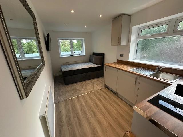 Apartment at Sheringham Avenue, Greater London