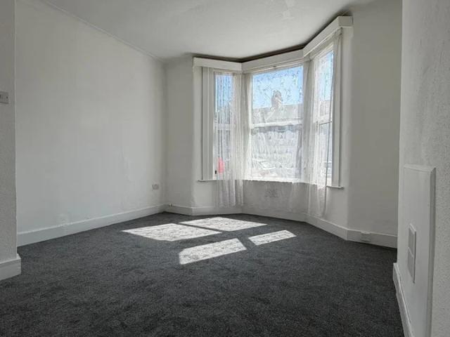 Apartment at Sheringham Avenue, Greater London