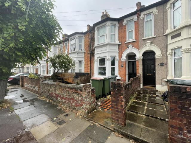 Apartment at Sheringham Avenue, Greater London