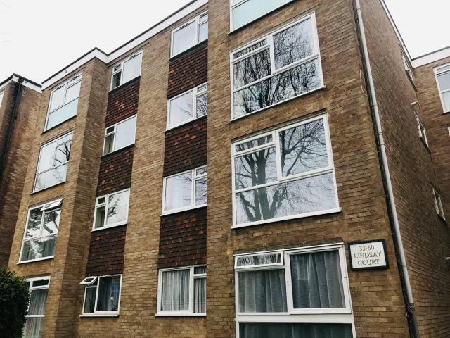 Apartment at Sherwood Park Road, Greater London