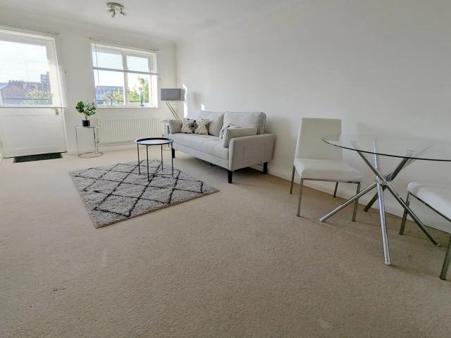 Apartment at Shifford Crescent, Maidenhead