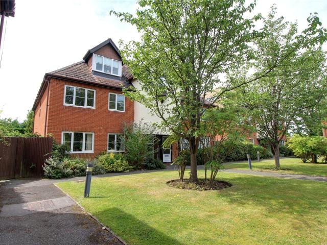 Apartment at Shinfield Road, Reading