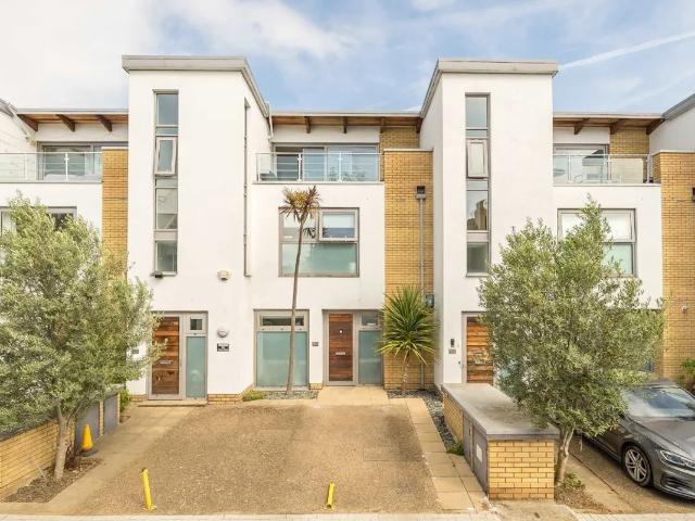 Apartment at Shipka Road, Greater London