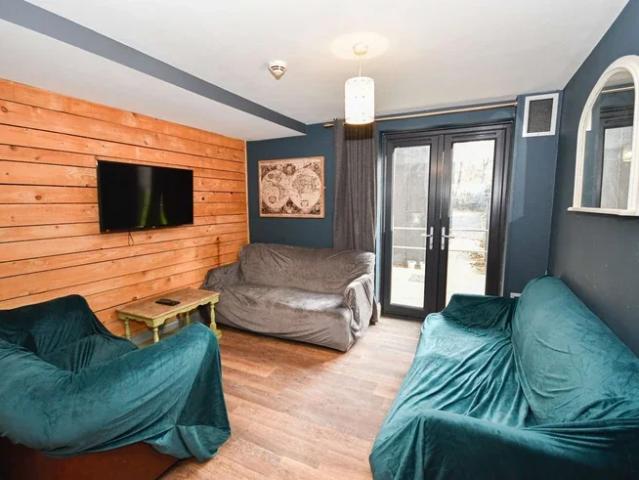 Apartment at Shire Oak Road, Leeds