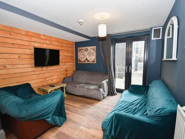 Apartment at Shire Oak Road, Leeds