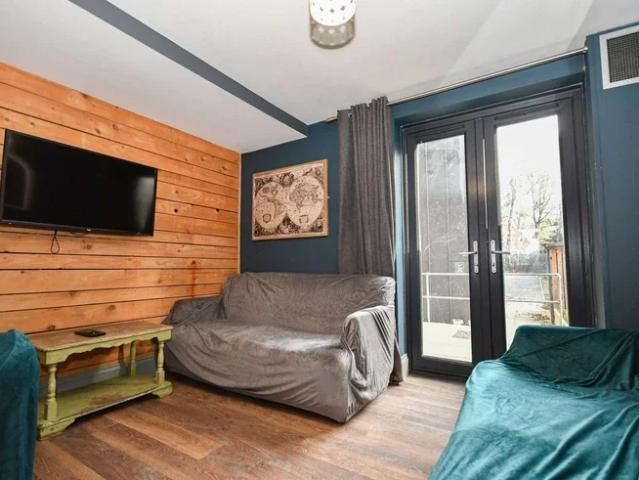 Apartment at Shire Oak Road, Leeds