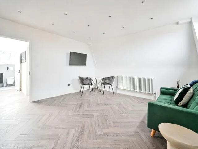 Apartment at Shirland Road, City of Westminster