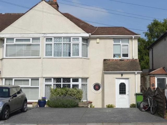 Apartment at Shirley Avenue, Greater London