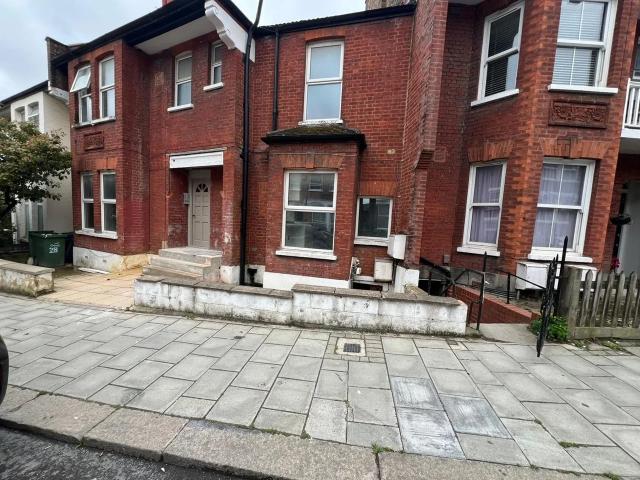 Apartment at Shrubbery Road, Greater London