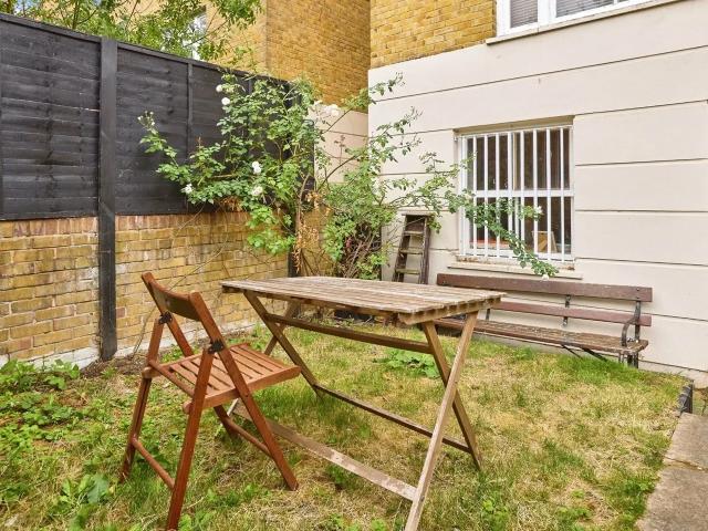 Apartment at Shrubland Road, Greater London