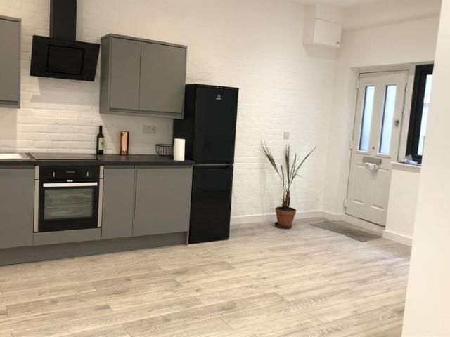 Apartment at Shrublands Close, Greater London