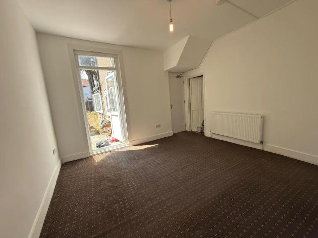 Apartment at Sixth Avenue, Greater London