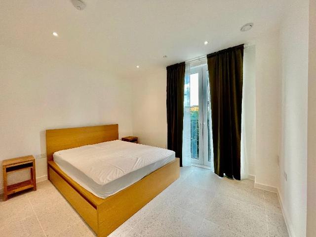 Apartment at Sidney Street, Greater London