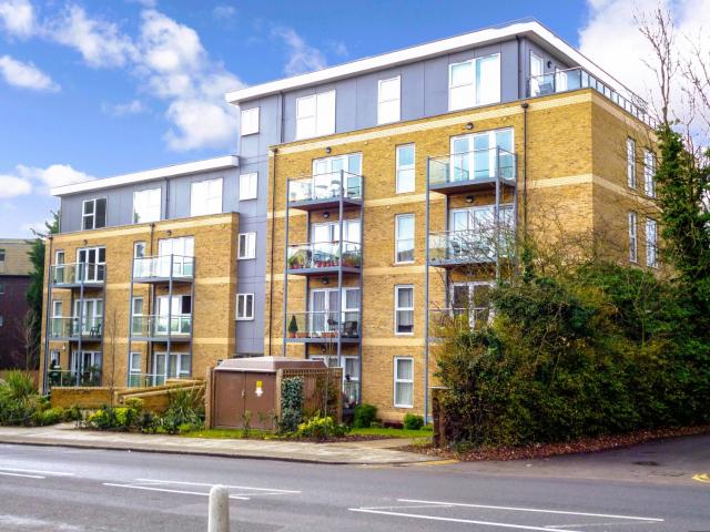 apartment at Signature House, High Street, Edgware, HA8,England