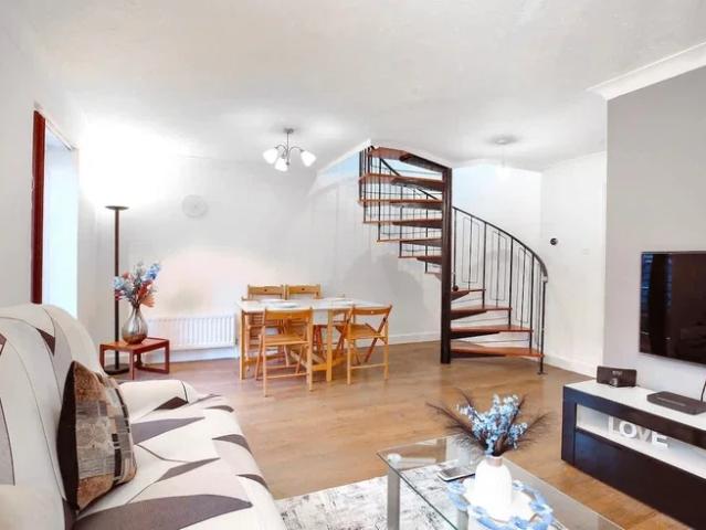 Apartment at Silbury Avenue, Greater London