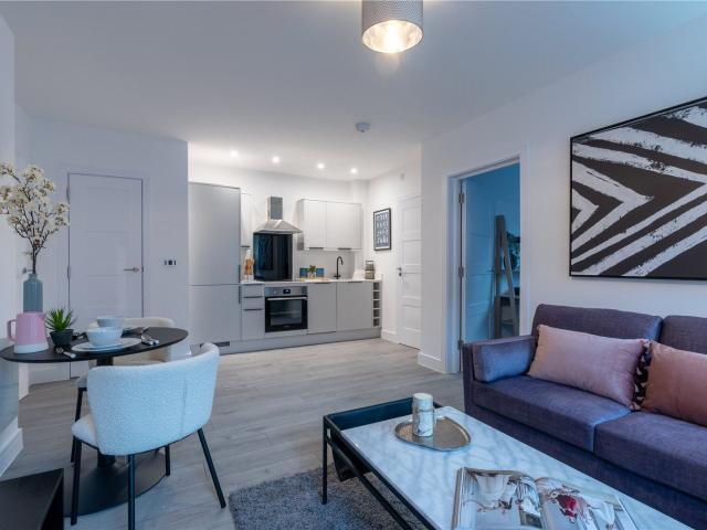 Apartment at Silkweaver Heights, Brentwood