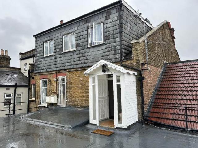 Apartment at Silver Street, Greater London