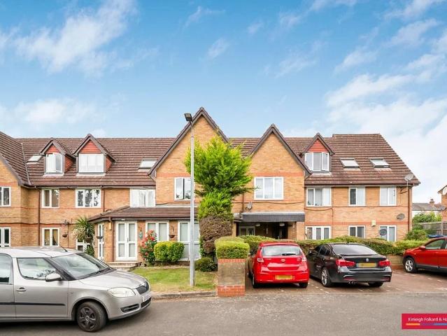 Apartment at Silvercliffe Gardens, Greater London