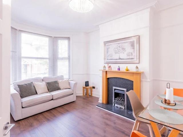 Apartment at Silverdale Avenue, Southend on Sea