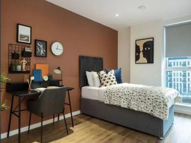 Apartment at Silvertown Way, Greater London