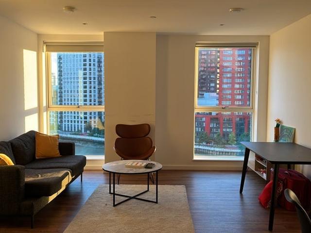 Apartment at Silvertown Way, Greater London