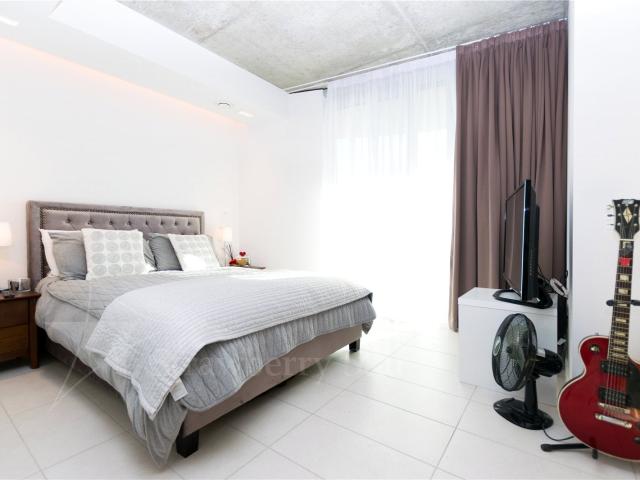 Apartment at Silvertown Way, Greater London