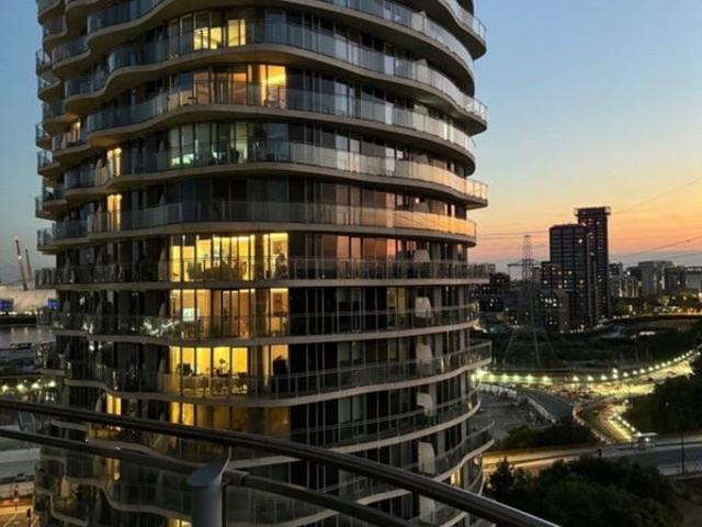 Apartment at Silvertown Way, Greater London