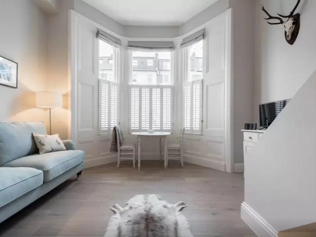 Apartment at Sinclair Gardens, Greater London