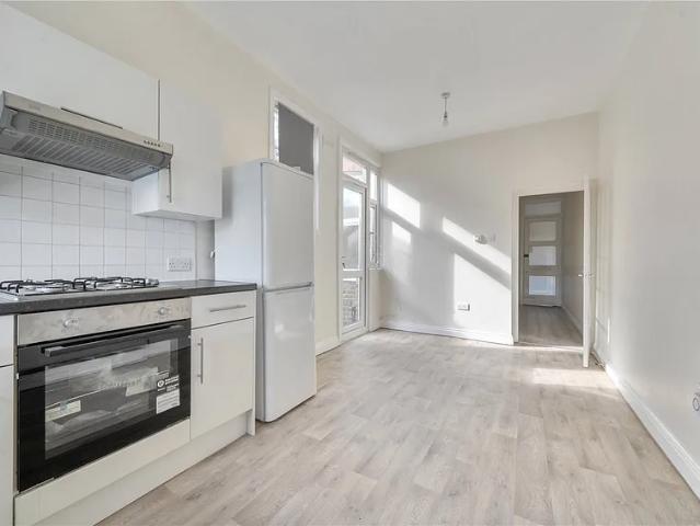 Apartment at Sketty Road, Greater London
