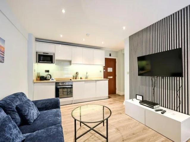 Apartment at Sloane Avenue, Greater London