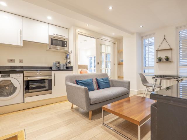 Apartment at Sloane Avenue, Greater London