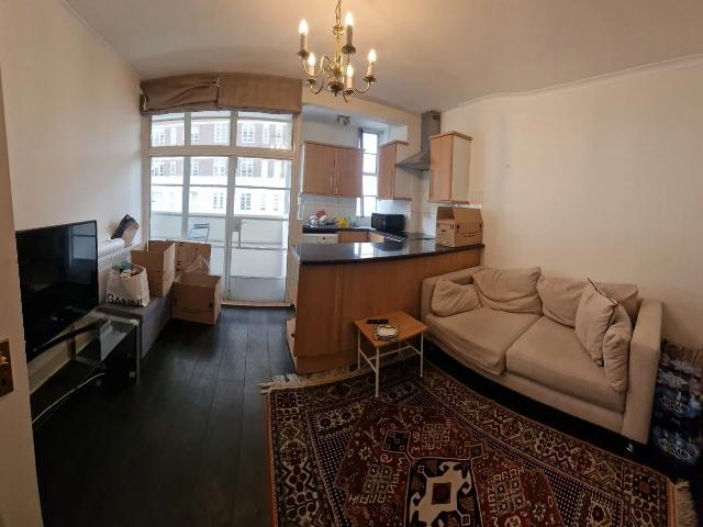Apartment at Sloane Avenue, Greater London