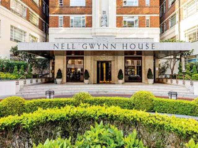 Apartment at Sloane Avenue, Greater London
