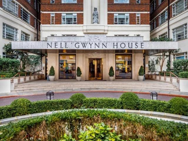 Apartment at Sloane Avenue, Greater London
