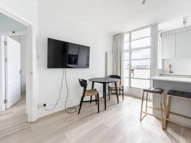 Apartment at Sloane Avenue, Greater London