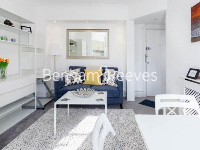 Apartment at Sloane Avenue, Greater London