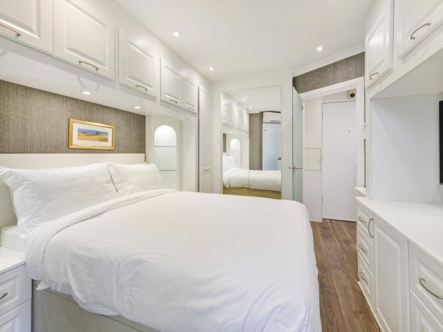 Apartment at Sloane Avenue, Greater London