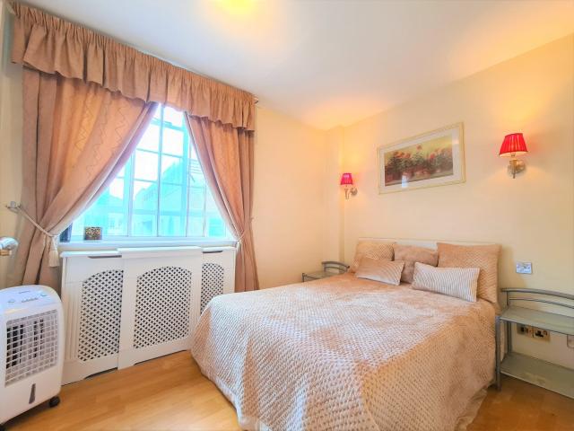 Apartment at Sloane Avenue, Greater London