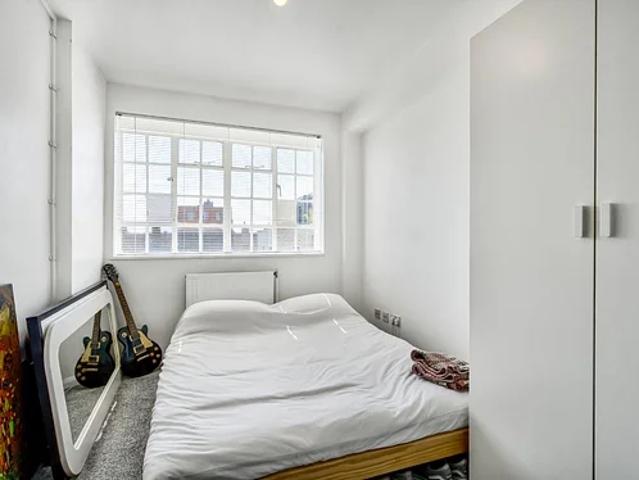 Apartment at Sloane Avenue, Greater London